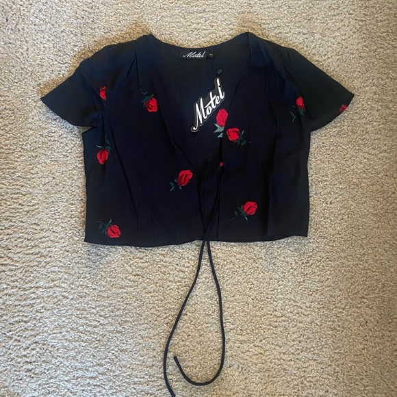 Motel Rocks | Tops | Motel Rocks Cropped Tie Front Rose Top | Poshmark
